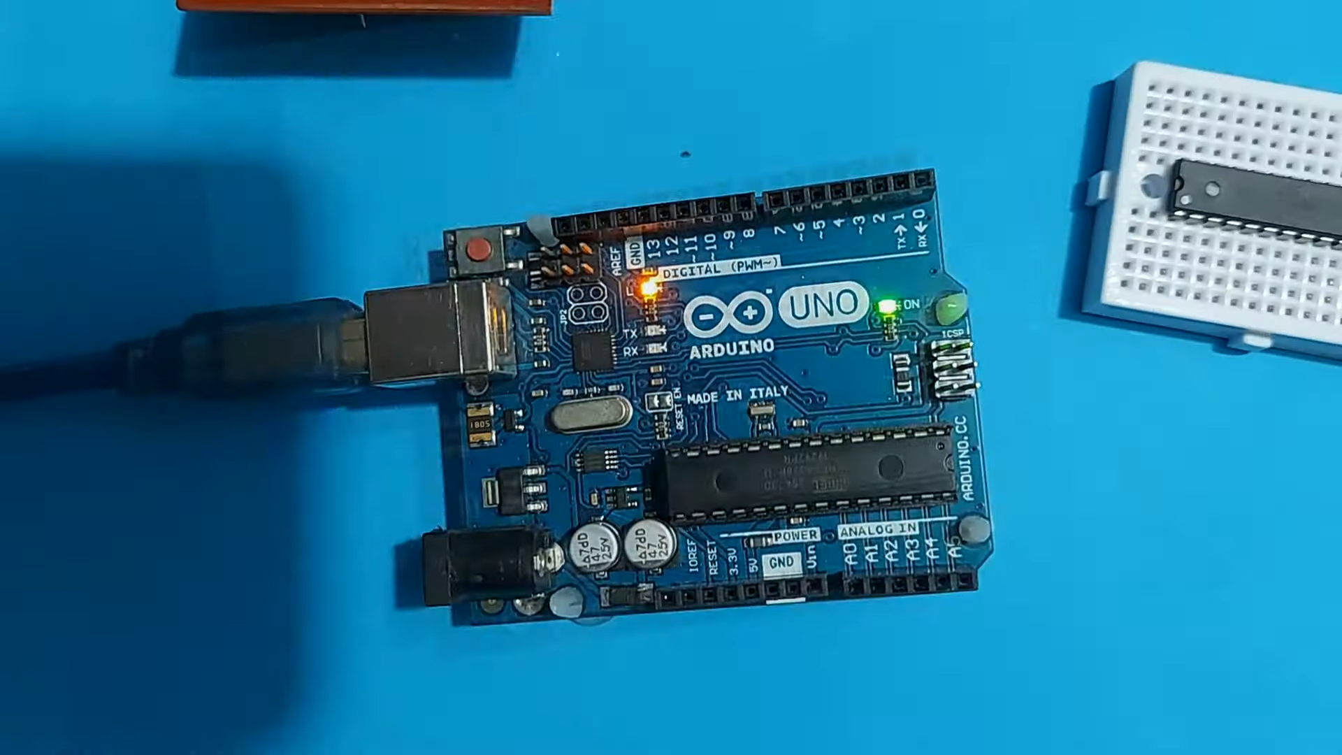 PIC Frequency Counter Project - ElectronicsHacks