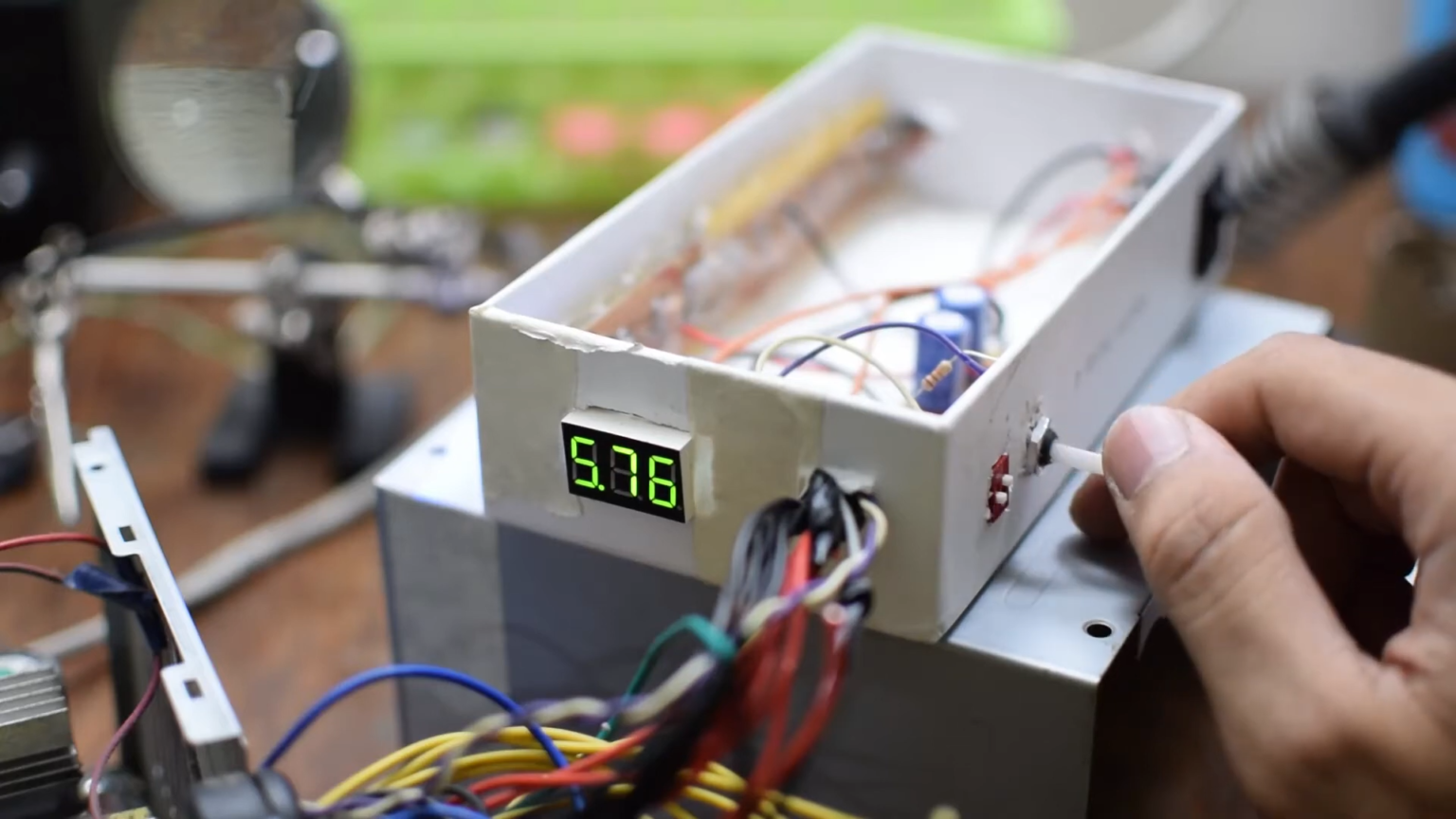 Raspberry Pi Low Voltage Warning: What to Do? - ElectronicsHacks