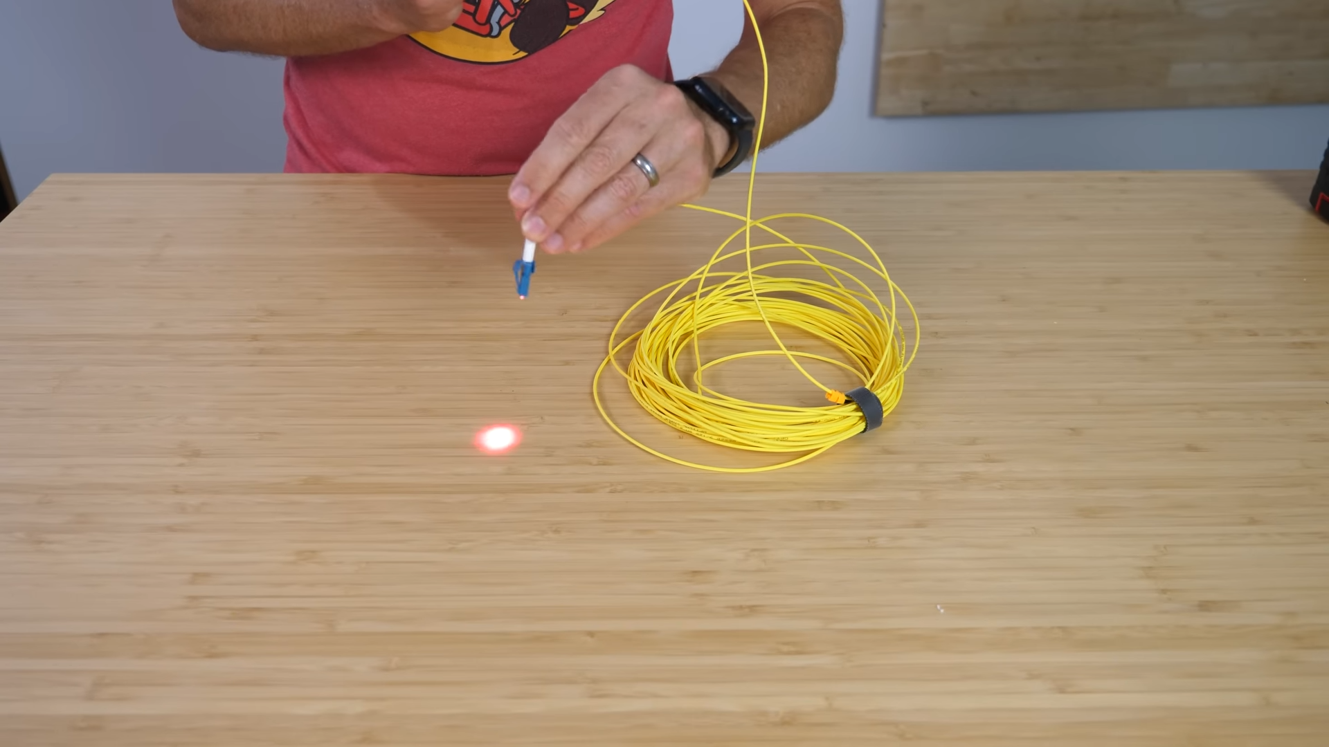 What Does a Fiber Optic Cable Look Like? - ElectronicsHacks