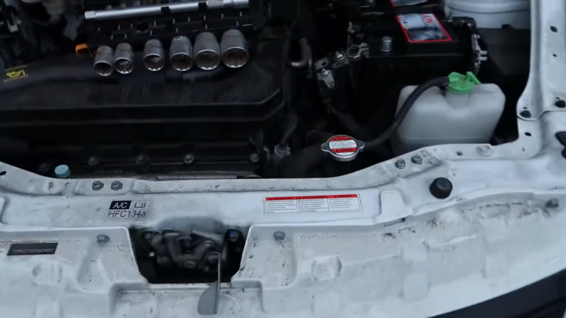 What Does the Battery Fuse Do? - ElectronicsHacks