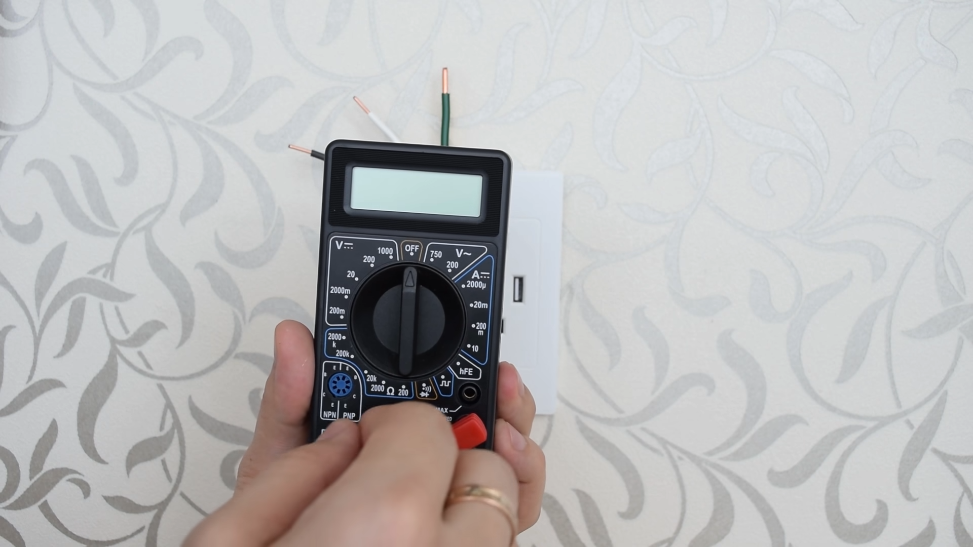 What Is a Common Wire? - ElectronicsHacks